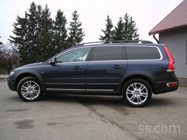 Zils Volvo XC70 2013 Rīga, ar dzinēja tilpumu 2.40 L un nobraukumu 0 tūkst. km par 9550 €, foto 4 vietnē AUTOMOTO.COM.LV