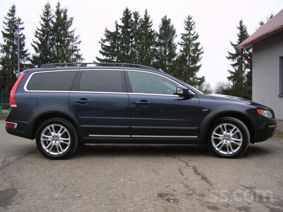 Zils Volvo XC70 2013 Rīga, ar dzinēja tilpumu 2.40 L un nobraukumu 0 tūkst. km par 9550 €, foto 8 vietnē AUTOMOTO.COM.LV