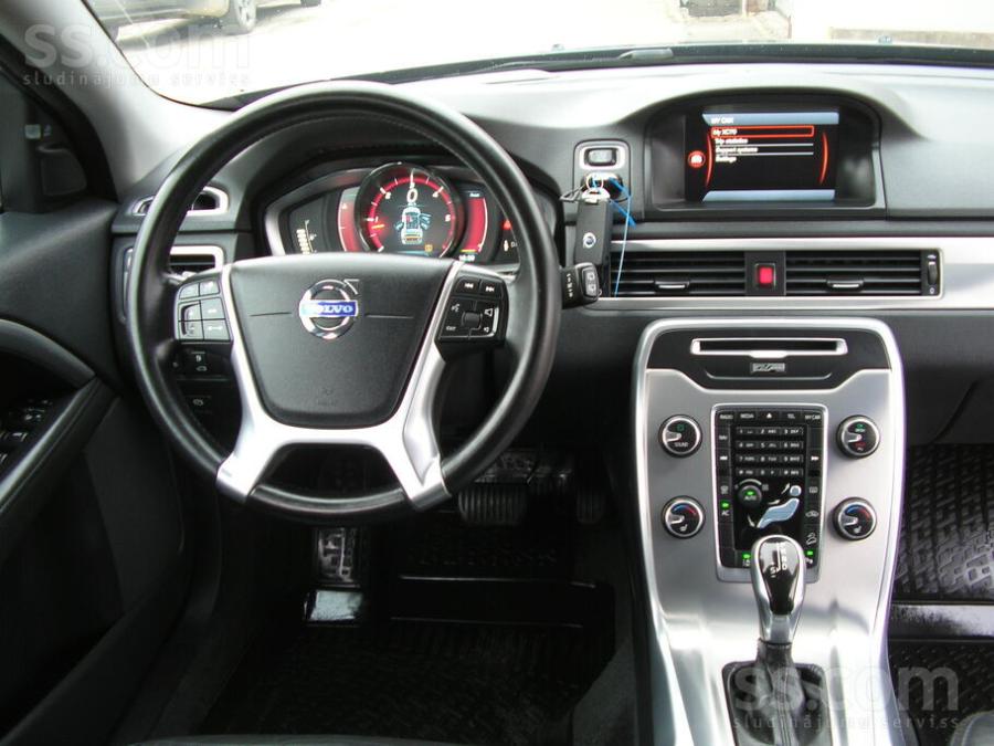 Zils Volvo XC70 2013 Rīga, ar dzinēja tilpumu 2.40 L un nobraukumu 0 tūkst. km par 9550 €, foto 15 vietnē AUTOMOTO.COM.LV