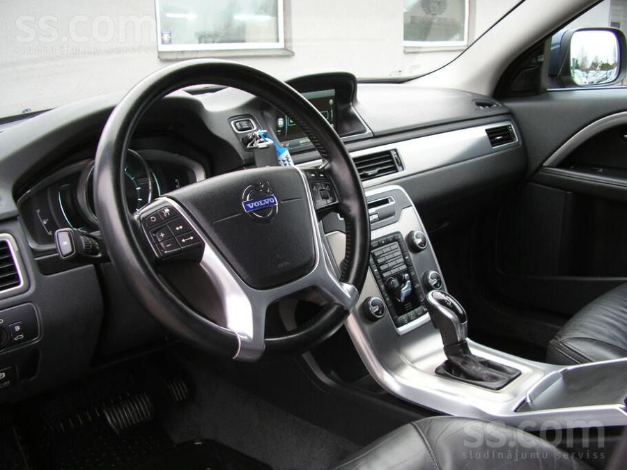 Zils Volvo XC70 2013 Rīga, ar dzinēja tilpumu 2.40 L un nobraukumu 0 tūkst. km par 9550 €, foto 18 vietnē AUTOMOTO.COM.LV