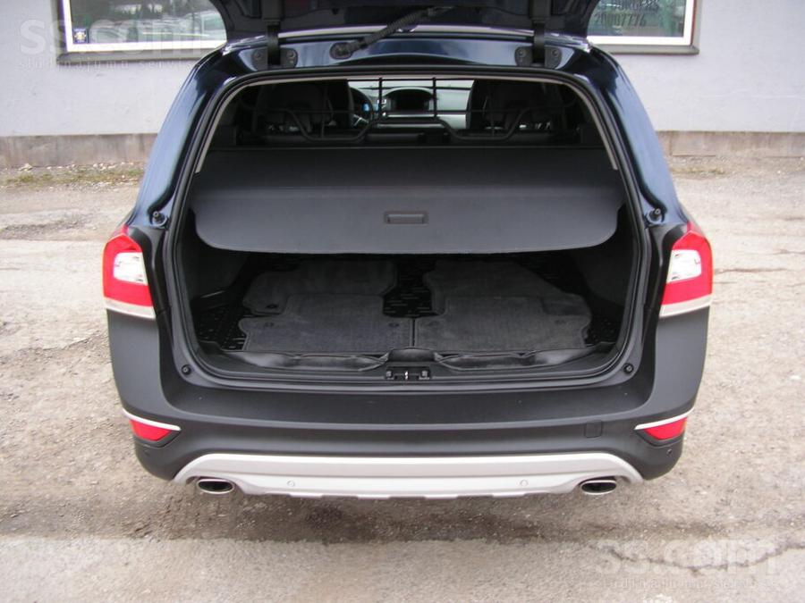 Zils Volvo XC70 2013 Rīga, ar dzinēja tilpumu 2.40 L un nobraukumu 0 tūkst. km par 9550 €, foto 24 vietnē AUTOMOTO.COM.LV