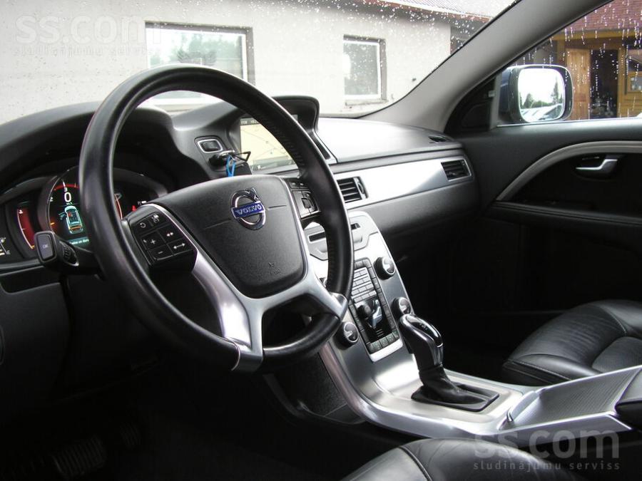 Zils Volvo XC70 2013 Rīga, ar dzinēja tilpumu 2.40 L un nobraukumu 0 tūkst. km par 9550 €, foto 18 vietnē AUTOMOTO.COM.LV