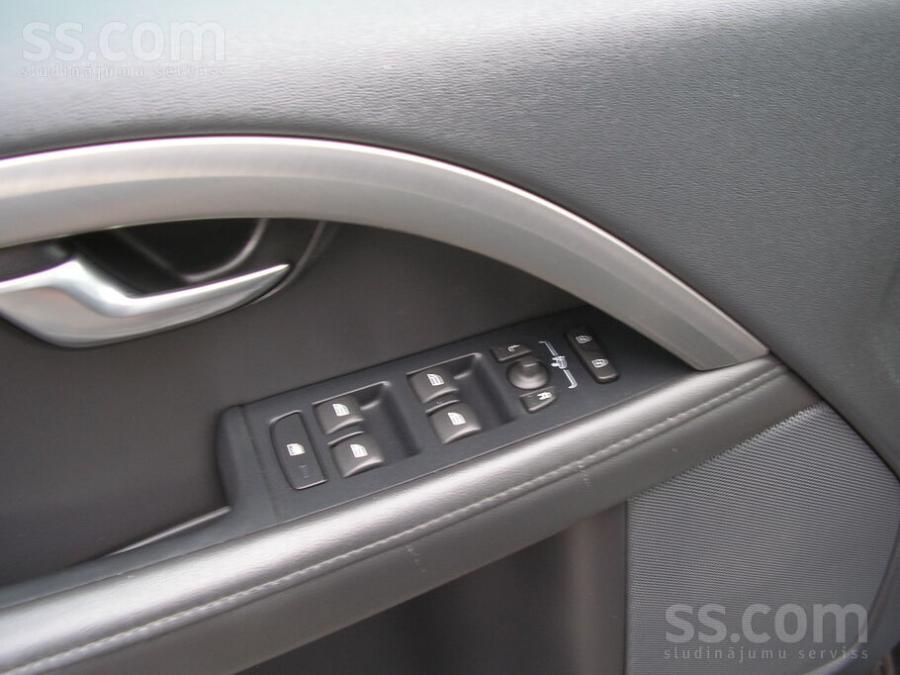 Zils Volvo XC70 2013 Rīga, ar dzinēja tilpumu 2.40 L un nobraukumu 0 tūkst. km par 9550 €, foto 20 vietnē AUTOMOTO.COM.LV