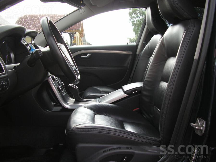 Zils Volvo XC70 2013 Rīga, ar dzinēja tilpumu 2.40 L un nobraukumu 0 tūkst. km par 9550 €, foto 21 vietnē AUTOMOTO.COM.LV