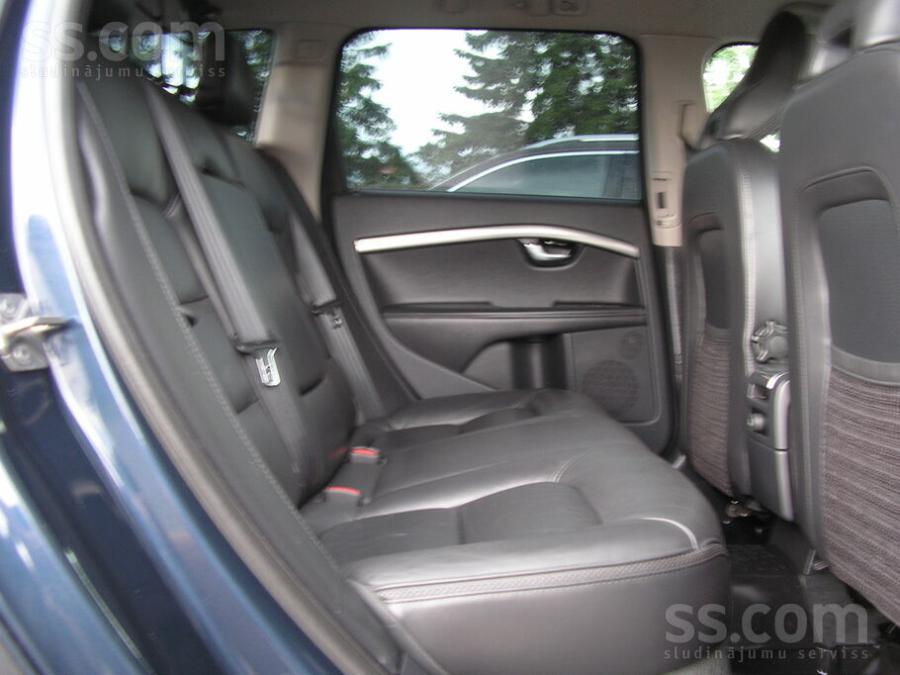 Zils Volvo XC70 2013 Rīga, ar dzinēja tilpumu 2.40 L un nobraukumu 0 tūkst. km par 9550 €, foto 26 vietnē AUTOMOTO.COM.LV