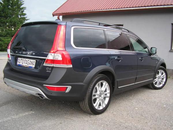 Zils Volvo XC70 2013 Sigulda, ar dzinēja tilpumu 2.40 L un nobraukumu 368 tūkst. km par 9550 €, foto 10 vietnē AUTOMOTO.COM.LV
