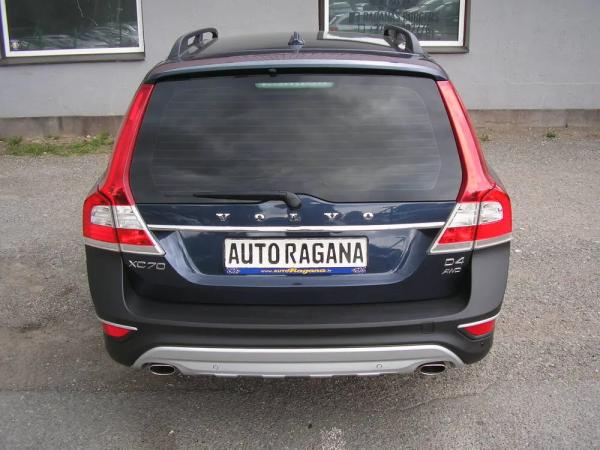 Blue Volvo XC70 2013 in Sigulda, with an engine capacity of 2.40 L and mileage of 368 thousand km for 9550 €, photo 6 on AUTOMOTO.COM.LV