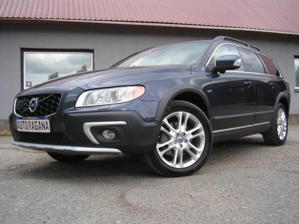 Blue Volvo XC70 2013 in Sigulda, with an engine capacity of 2.40 L and mileage of 368 thousand km for 9550 €, photo 9 on AUTOMOTO.COM.LV