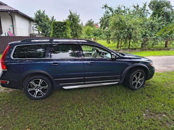 Blue Volvo XC70 2013 in Kaunas, with an engine capacity of 2.95 L and mileage of 201 thousand km for 10750 €, photo 3 on AUTOMOTO.COM.LV