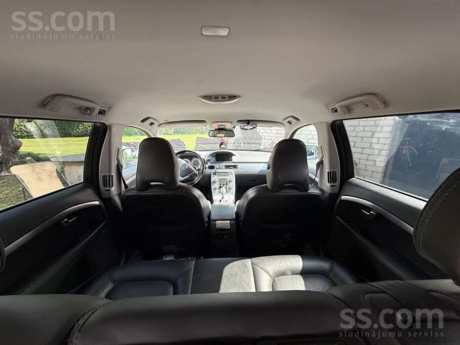 Zils Volvo XC70 2013 Saldus, ar dzinēja tilpumu 2.40 L un nobraukumu 334 tūkst. km par 8500 €, foto 9 vietnē AUTOMOTO.COM.LV