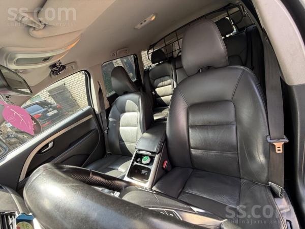 Zils Volvo XC70 2013 Saldus, ar dzinēja tilpumu 2.40 L un nobraukumu 334 tūkst. km par 8500 €, foto 9 vietnē AUTOMOTO.COM.LV