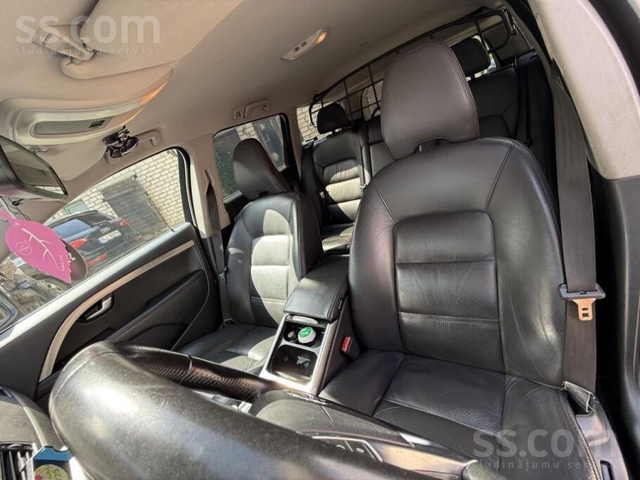 Zils Volvo XC70 2013 Saldus, ar dzinēja tilpumu 2.40 L un nobraukumu 334 tūkst. km par 8500 €, foto 10 vietnē AUTOMOTO.COM.LV