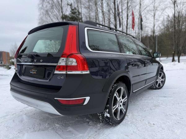 Blue Volvo XC70 2014 in Kazlu Ruda, with an engine capacity of 1.98 L and mileage of 286 thousand km for 9999 €, photo 8 on AUTOMOTO.COM.LV