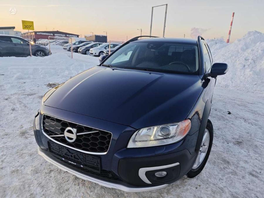 Blue Volvo XC70 2014 in Vilnius, with an engine capacity of 1.98 L and mileage of 285 thousand km for 10500 €, photo 3 on AUTOMOTO.COM.LV