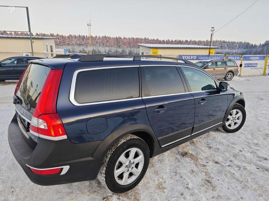 Blue Volvo XC70 2014 in Vilnius, with an engine capacity of 1.98 L and mileage of 285 thousand km for 10500 €, photo 7 on AUTOMOTO.COM.LV