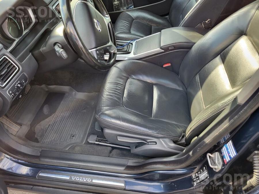 Blue Volvo XC70 2014 in Riga, with an engine capacity of 2.00 L and mileage of 322 thousand km for 7200 €, photo 7 on AUTOMOTO.COM.LV
