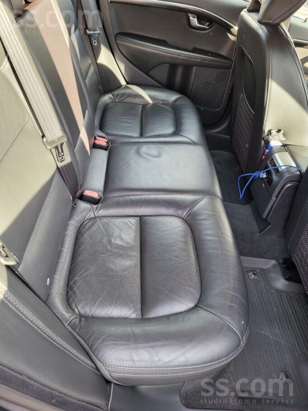 Blue Volvo XC70 2014 in Riga, with an engine capacity of 2.00 L and mileage of 322 thousand km for 7200 €, photo 10 on AUTOMOTO.COM.LV