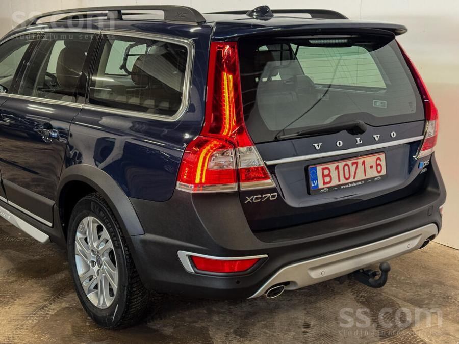 Zils Volvo XC70 2014 Jūrmala, ar dzinēja tilpumu 2.40 L un nobraukumu 335 tūkst. km par 13950 €, foto 8 vietnē AUTOMOTO.COM.LV