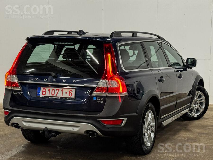 Zils Volvo XC70 2014 Jūrmala, ar dzinēja tilpumu 2.40 L un nobraukumu 335 tūkst. km par 13950 €, foto 13 vietnē AUTOMOTO.COM.LV
