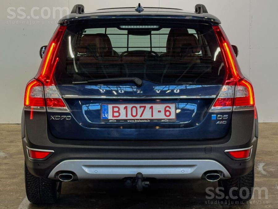 Zils Volvo XC70 2014 Jūrmala, ar dzinēja tilpumu 2.40 L un nobraukumu 335 tūkst. km par 13950 €, foto 14 vietnē AUTOMOTO.COM.LV