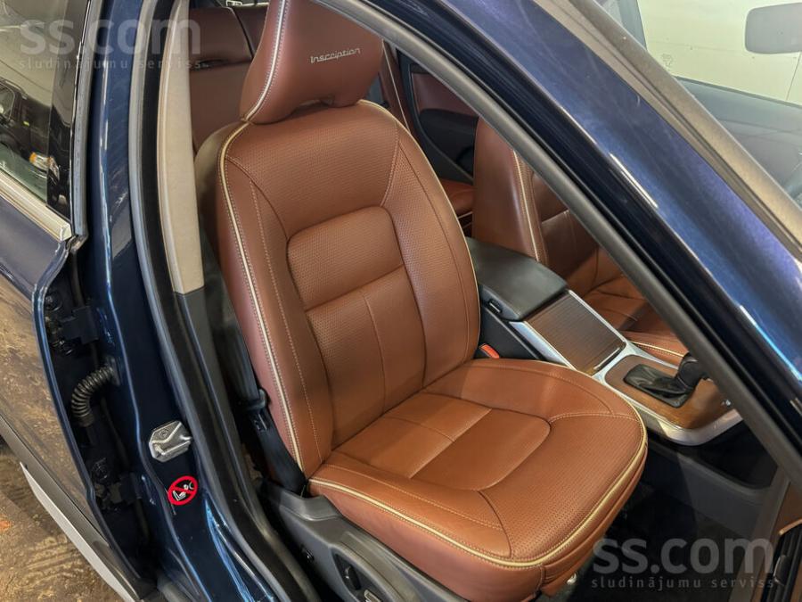 Zils Volvo XC70 2014 Jūrmala, ar dzinēja tilpumu 2.40 L un nobraukumu 335 tūkst. km par 13950 €, foto 20 vietnē AUTOMOTO.COM.LV