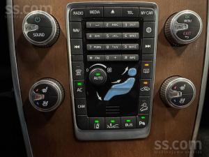 Zils Volvo XC70 2014 Jūrmala, ar dzinēja tilpumu 2.40 L un nobraukumu 335 tūkst. km par 13950 €, foto 24 vietnē AUTOMOTO.COM.LV