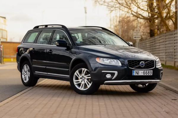 Zils Volvo XC70 2014 Jelgava, ar dzinēja tilpumu 2.40 L un nobraukumu 222 tūkst. km par 12400 €, foto 2 vietnē AUTOMOTO.COM.LV