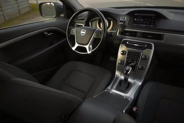 Zils Volvo XC70 2014 Jelgava, ar dzinēja tilpumu 2.40 L un nobraukumu 222 tūkst. km par 12400 €, foto 8 vietnē AUTOMOTO.COM.LV
