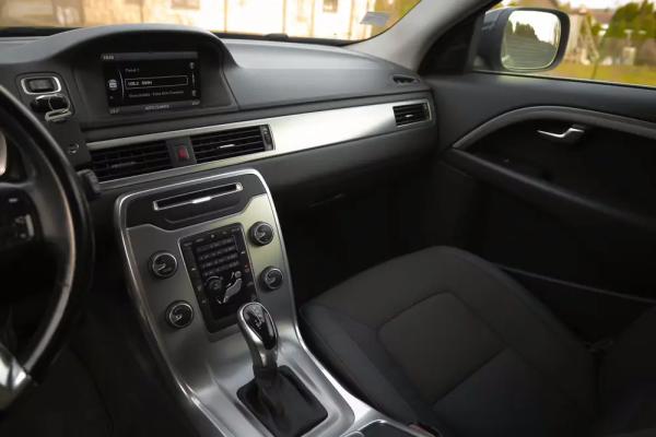 Zils Volvo XC70 2014 Jelgava, ar dzinēja tilpumu 2.40 L un nobraukumu 222 tūkst. km par 12400 €, foto 10 vietnē AUTOMOTO.COM.LV
