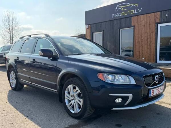 Blue Volvo XC70 2014 in Riga, with an engine capacity of 2.40 L and mileage of 187 thousand km for 14990 €, photo 1 on AUTOMOTO.COM.LV