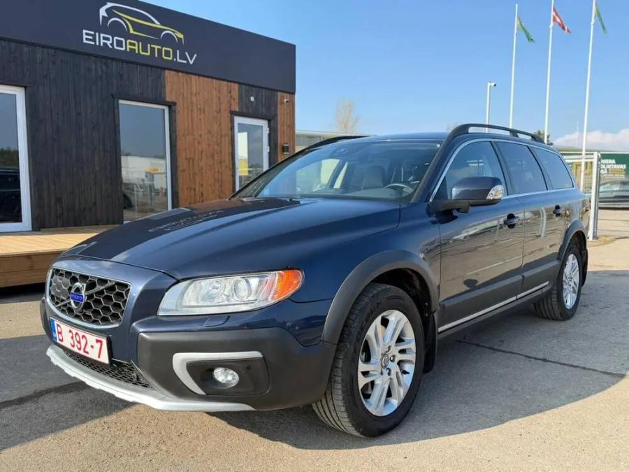 Blue Volvo XC70 2014 in Riga, with an engine capacity of 2.40 L and mileage of 187 thousand km for 14990 €, photo 12 on AUTOMOTO.COM.LV