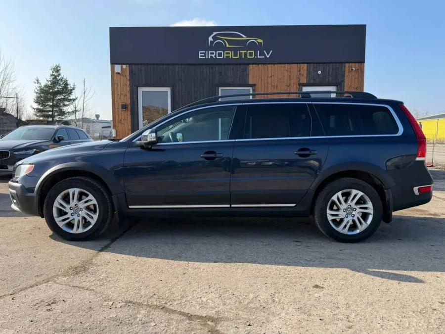 Blue Volvo XC70 2014 in Riga, with an engine capacity of 2.40 L and mileage of 187 thousand km for 14990 €, photo 13 on AUTOMOTO.COM.LV