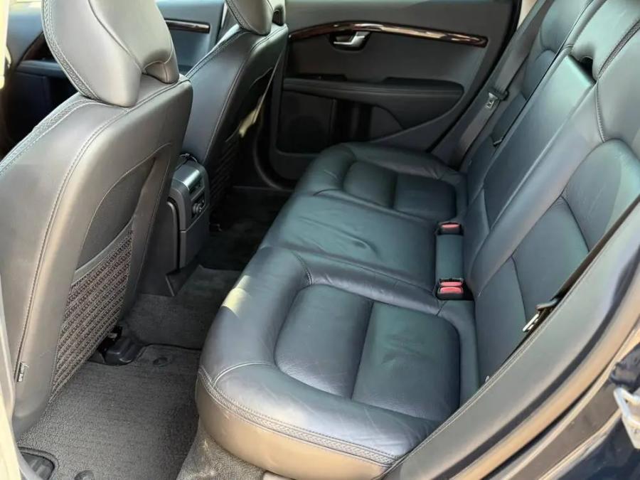 Blue Volvo XC70 2014 in Riga, with an engine capacity of 2.40 L and mileage of 187 thousand km for 14990 €, photo 16 on AUTOMOTO.COM.LV