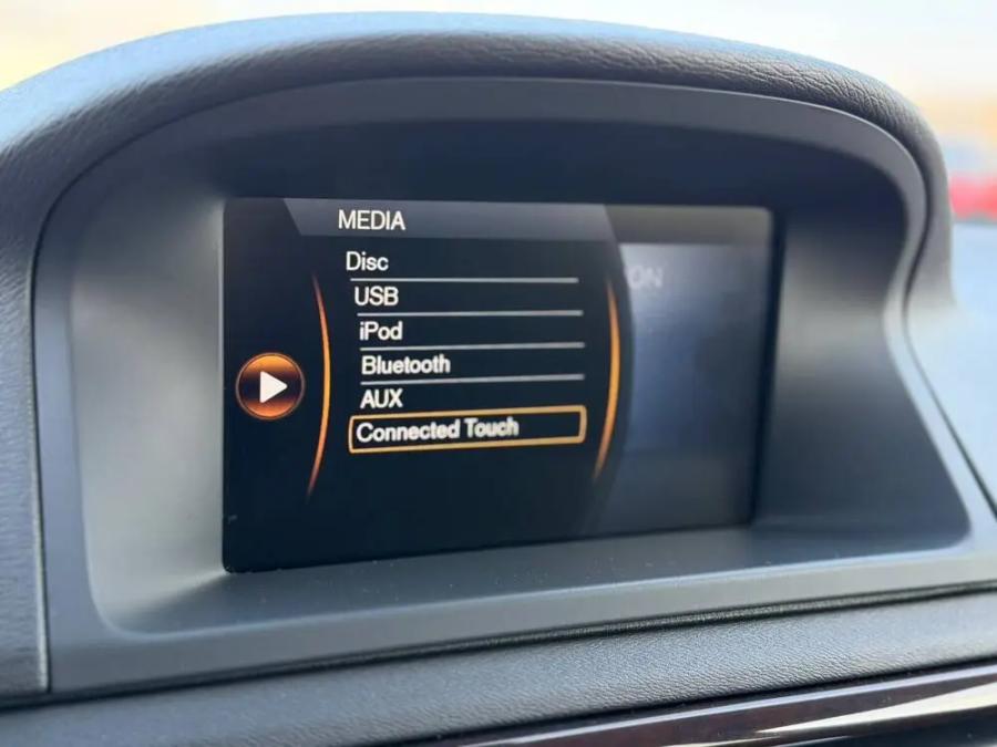Blue Volvo XC70 2014 in Riga, with an engine capacity of 2.40 L and mileage of 187 thousand km for 14990 €, photo 30 on AUTOMOTO.COM.LV