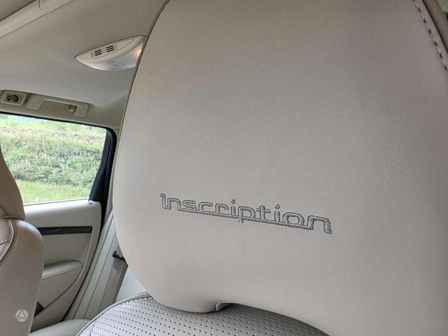 Blue Volvo XC70 2014 in Vilnius, with an engine capacity of 2.40 L and mileage of 259 thousand km for 15850 €, photo 15 on AUTOMOTO.COM.LV