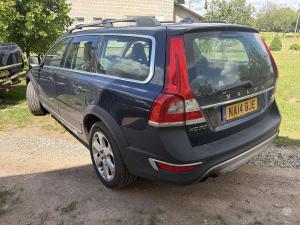 Blue Volvo XC70 2014 in Raseiniai, with an engine capacity of 0.00 L and mileage of 200 thousand km for 3400 €, photo 6 on AUTOMOTO.COM.LV