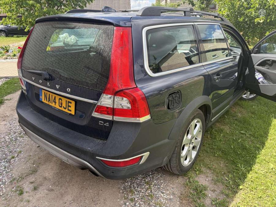 Blue Volvo XC70 2014 in Raseiniai, with an engine capacity of 0.00 L and mileage of 200 thousand km for 3400 €, photo 7 on AUTOMOTO.COM.LV