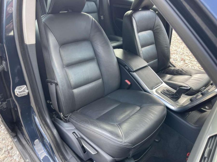 Zils Volvo XC70 2014 Kauņa, ar dzinēja tilpumu 2.40 L un nobraukumu 240 tūkst. km par 11400 €, foto 13 vietnē AUTOMOTO.COM.LV