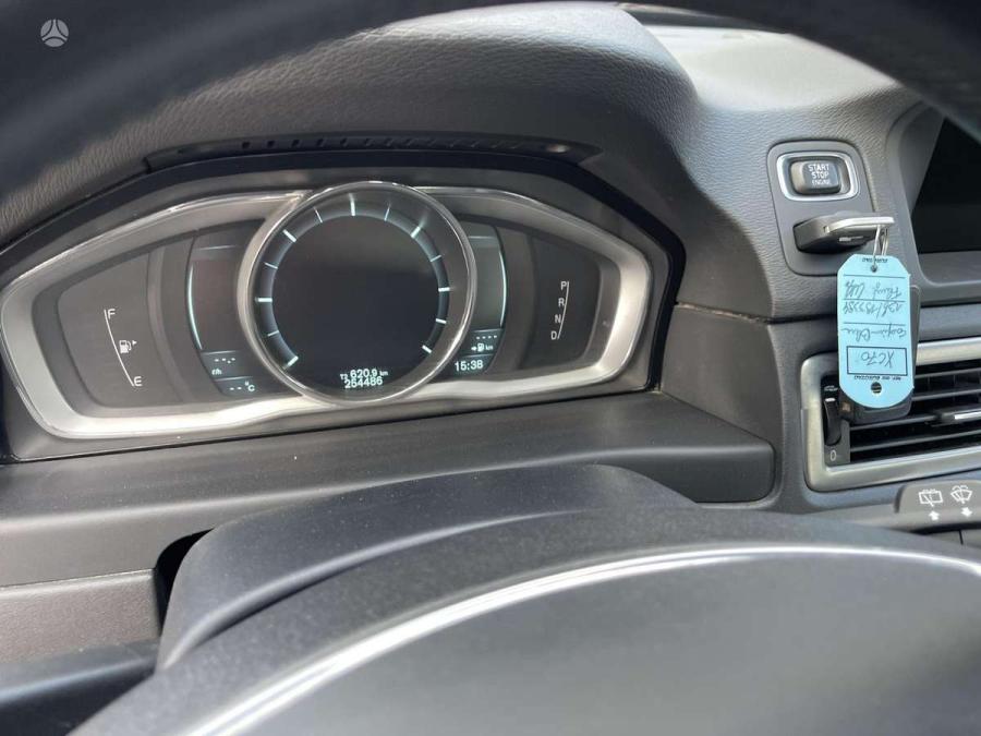 Zils Volvo XC70 2014 Kauņa, ar dzinēja tilpumu 2.40 L un nobraukumu 240 tūkst. km par 11400 €, foto 17 vietnē AUTOMOTO.COM.LV