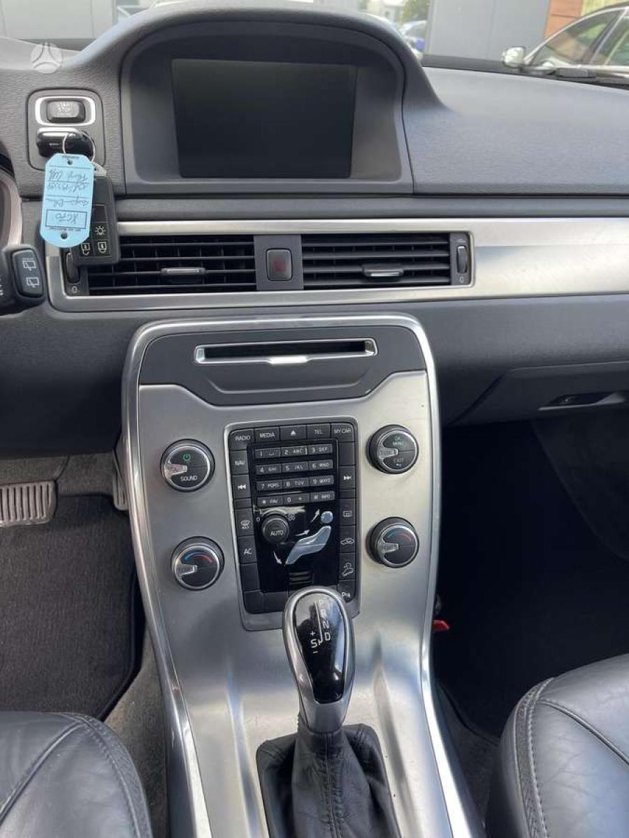 Zils Volvo XC70 2014 Kauņa, ar dzinēja tilpumu 2.40 L un nobraukumu 240 tūkst. km par 11400 €, foto 18 vietnē AUTOMOTO.COM.LV