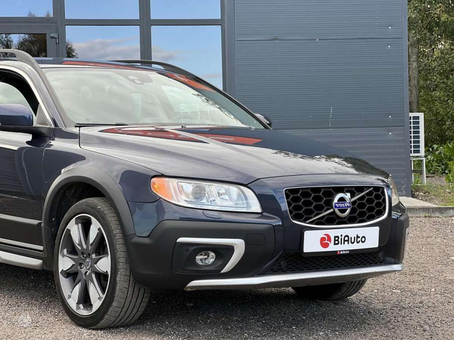 Blue Volvo XC70 2014 in Utena, with an engine capacity of 2.40 L and mileage of 244 thousand km for 12650 €, photo 6 on AUTOMOTO.COM.LV