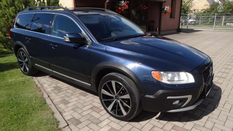 Blue Volvo XC70 2014 in Joniskis, with an engine capacity of 2.40 L and mileage of 307 thousand km for 11199 €, photo 11 on AUTOMOTO.COM.LV