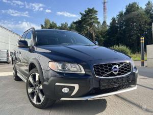 Volvo XC70 2014 in Utena on AUTOMOTO.COM.LV Blue Volvo XC70 2014 in Utena, with an engine capacity of 2.40 L and mileage of 244 thousand km for 12850 €, photo 1 on AUTOMOTO.COM.LV