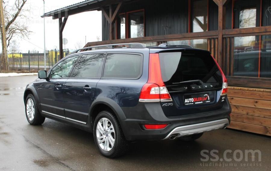 Blue Volvo XC70 2015 in Riga, with an engine capacity of 2.40 L and mileage of 0 thousand km for 12450 €, photo 4 on AUTOMOTO.COM.LV