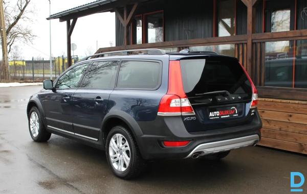 Blue Volvo XC70 2015 in Riga, with an engine capacity of 2.40 L and mileage of 229 thousand km for 12450 €, photo 2 on AUTOMOTO.COM.LV