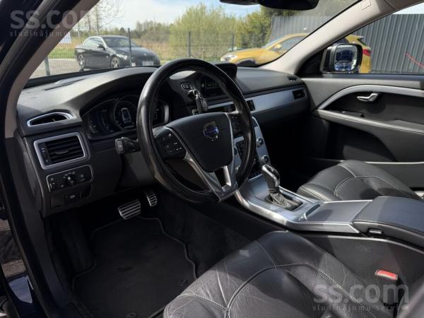 Blue Volvo XC70 2015 in Riga, with an engine capacity of 2.00 L and mileage of 228 thousand km for 12690 €, photo 6 on AUTOMOTO.COM.LV