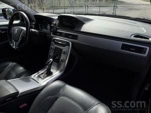 Blue Volvo XC70 2015 in Riga, with an engine capacity of 2.00 L and mileage of 228 thousand km for 12690 €, photo 10 on AUTOMOTO.COM.LV