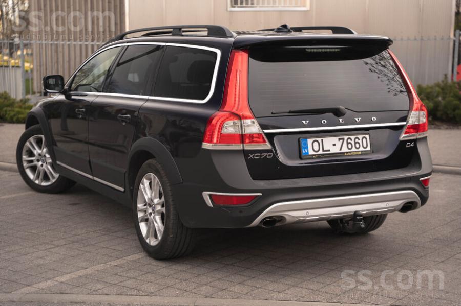 Zils Volvo XC70 2015 Rīga, ar dzinēja tilpumu 2.00 L un nobraukumu 323 tūkst. km par 9450 €, foto 4 vietnē AUTOMOTO.COM.LV