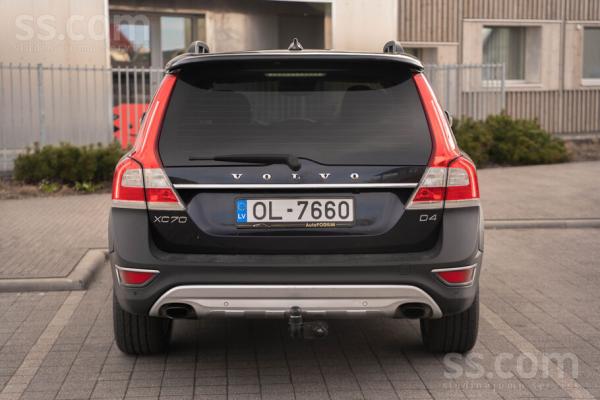 Zils Volvo XC70 2015 Rīga, ar dzinēja tilpumu 2.00 L un nobraukumu 323 tūkst. km par 9450 €, foto 5 vietnē AUTOMOTO.COM.LV