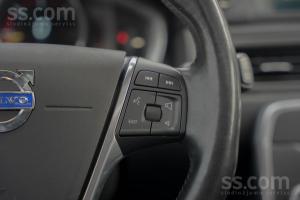Zils Volvo XC70 2015 Rīga, ar dzinēja tilpumu 2.00 L un nobraukumu 323 tūkst. km par 9450 €, foto 17 vietnē AUTOMOTO.COM.LV